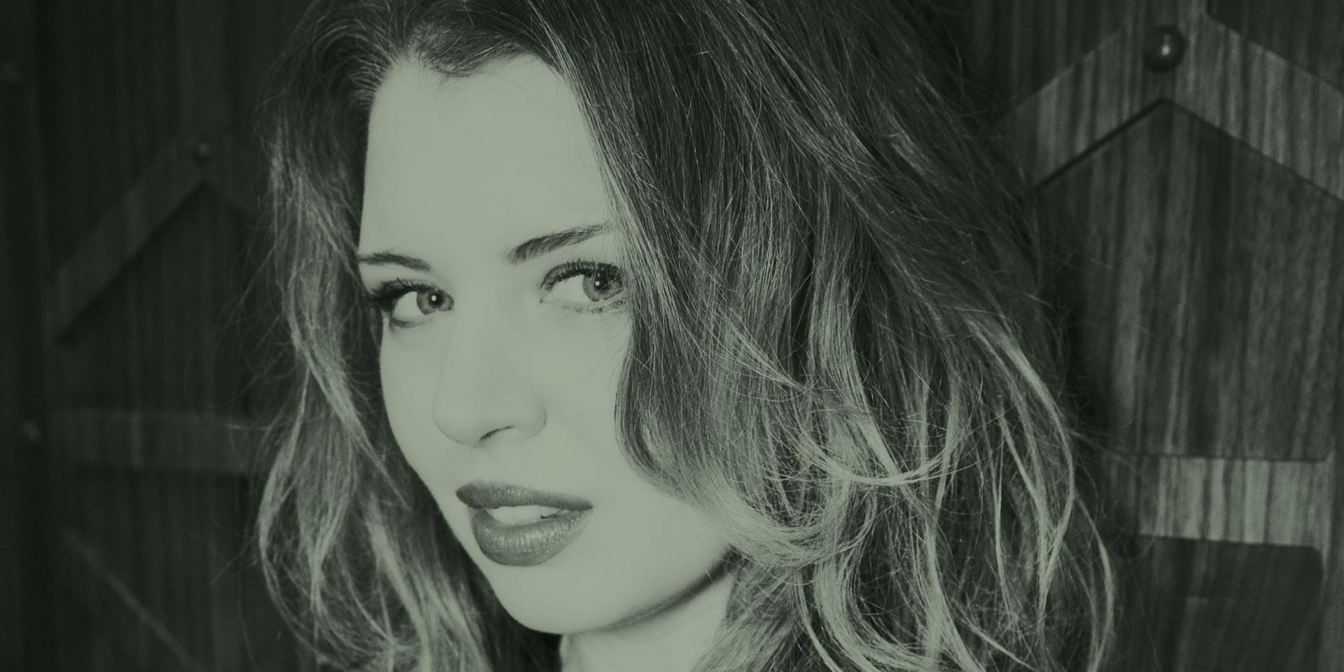 A Year in Music – 2021 – Zoe Howe (Author) – No More Workhorse